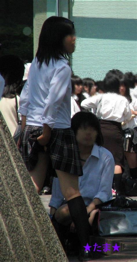 女子高生のパンチラ Jkのパンツpt12 虹色ぱんつ にじぱん