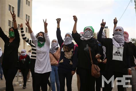 In Pictures Palestinian Women Take Part In The Protests