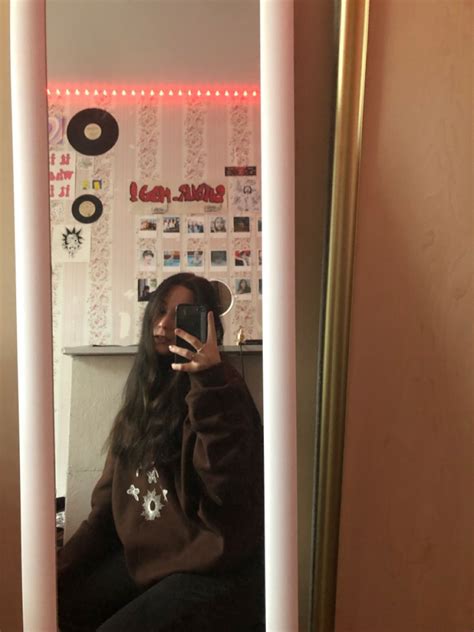 Selfie Mirror Scenes Mirrors Selfies