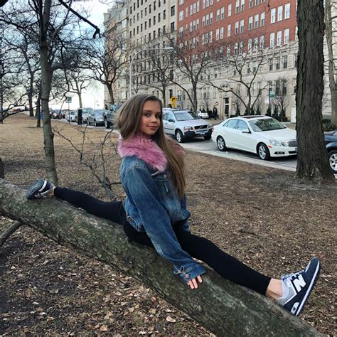 Celebridades Femeninas Por E Tvalens Angelina Polikarpova Daftsex Hd