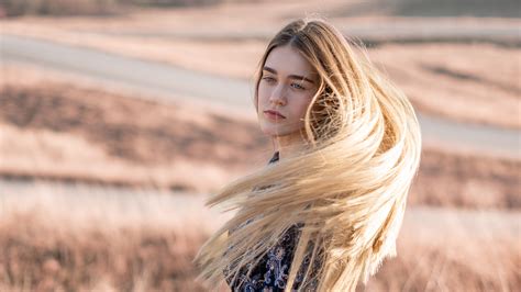 Blonde Girl Hairs In Air 4k Wallpaper Hd Girls Wallpapers 4k Wallpapers