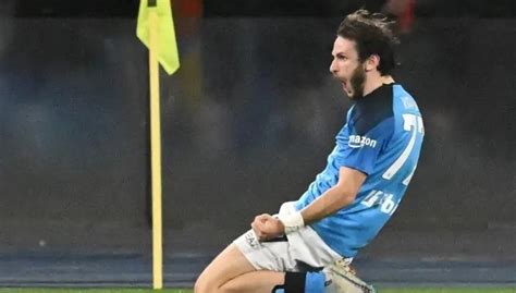 Khvicha Kvaratskhelia đoạt Giải Cầu Thủ Xuất Sắc Nhất Serie A Mùa Giải