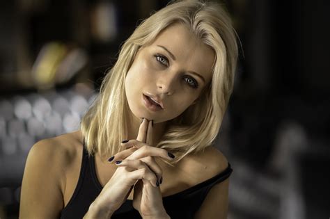 2048x1365 Girl Blonde Model Woman Face Wallpaper Coolwallpapers Me