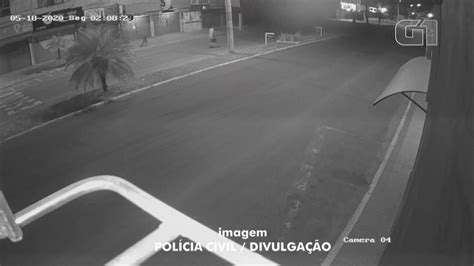 Vídeo Mostra Movimentação De Suspeito De Matar E Atear Fogo Em Morador