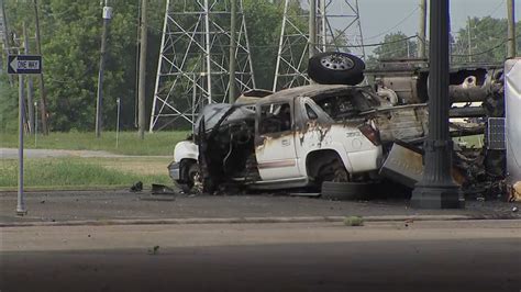 1 Killed In Major Crash With 18 Wheeler On Us 59 Feeder At Crabb River