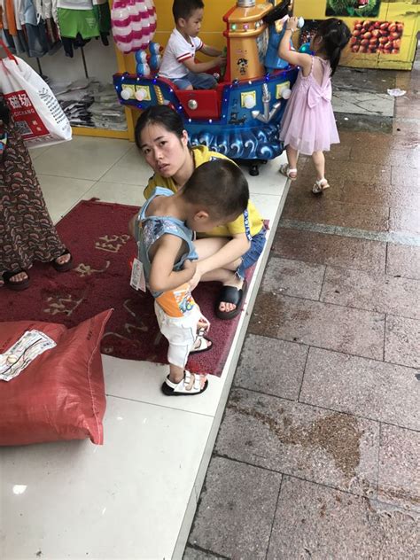 小朋友拉尿 10岁女孩小便失禁 2 伤感说说吧