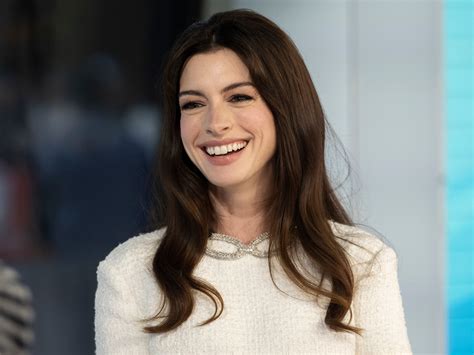 I Was Inconsolable Anne Hathaway Cried Like A Mental Patient After