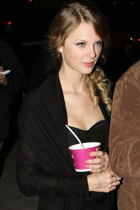 Taylor R Celebritieshunter