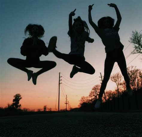 Aesthetic Wallpaper 6 Friends In 2024 Best Friends Aesthetic Friend