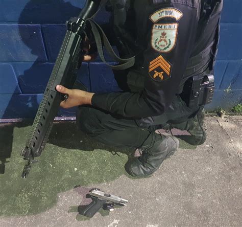 Homem Com Mandado De Prisão Em Aberto é Preso Por Porte Ilegal De Arma