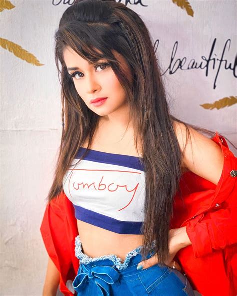 Avneet Kaur Photos Hd Images 1080p Wallpapers Android