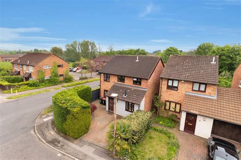 Property In Shoreham Rise Two Mile Ash Milton Keynes Bucks Mk8 8bs