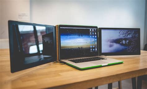 triple your laptop screen with sliden joy to make a badass workstation