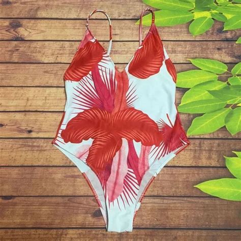 Pandj 2017 Sexy One Piece Swimsuit Women Swimwear Red Leaf Print Hollow