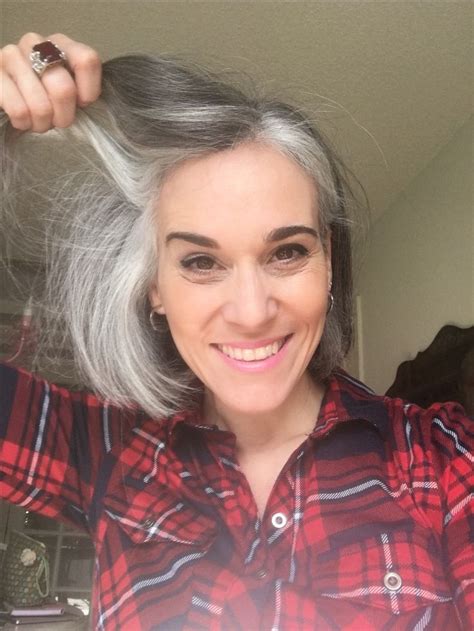 Natural Gray Hair Long Gray Hair Corte Shag Going Gray Gracefully