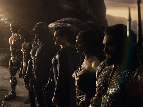 Spoilers Zack Snyder Explains That Enigmatic Justice League Ending