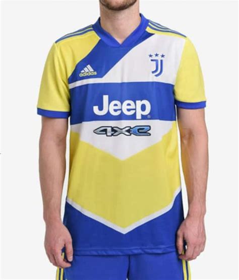Juventus La Terza Maglia 2021 2022 è Blu Bianca E Gialla Foto Sky