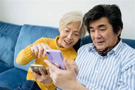高齢者がスマホを敬遠する背景に迫る【シニアとデジタル】 中高年 や 人生 仕事 に 疲れたら 見てほしい エルダー の 本音！100％の山