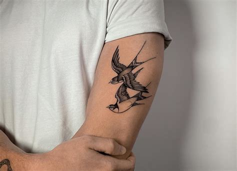 10 Amazing Swallow Tattoo Designs And Their Meaning