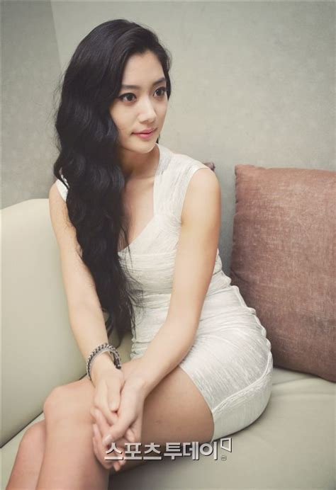 [스투매거진] 섹시한 배우 클라라 아시아경제