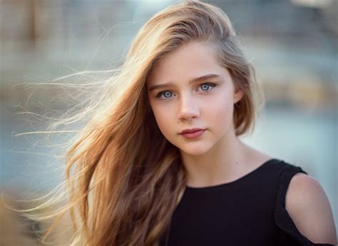 Fondos De Pantalla Mujer Rubia Cara Bokeh Ojos Azules Retrato