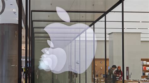 Apple Ceo Tim Cook Visits Shanghai Amid A Slowdown In China Iphone Sales