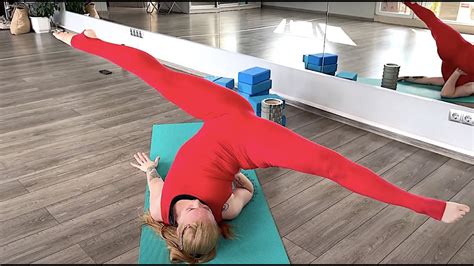 Stretch Splits And Oversplits Feet Yoga Flexible Art Gymnastics