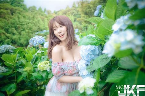 水滴乳正妹 Lucy 路雨希f奶太有份量比基尼都快撑不住 宅男番号库