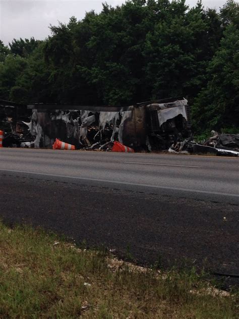 Deadly Wreck Raises Travel Concerns Along Interstate 40 Wbbj Tv