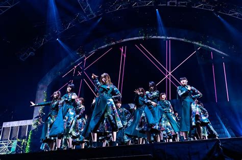 欅坂46、笑顔と涙あふれたラストライブで5年間の歴史に幕「皆さんとの5年間は、ずっとずっと宝物です」 純白の衣装で櫻坂46の1stシングルも