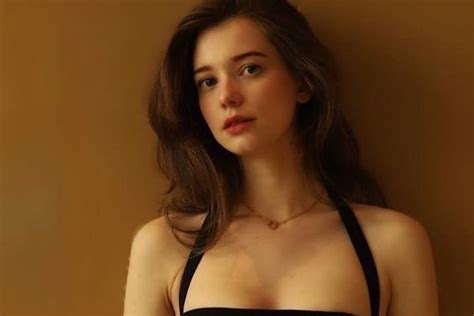 【ロシア美女の圧倒的透明感】アナスタシア・セボスカァヤの美貌に即気絶♡ Forza Style｜ファッション＆ライフスタイル[フォルツァスタイル]