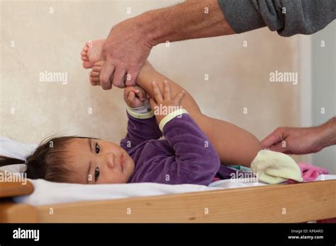 Nalga Niño Fotografías E Imágenes De Alta Resolución Alamy