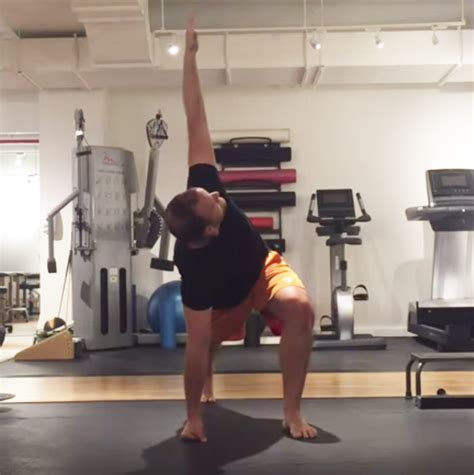 high lunge rotational stretch great dynamic mobility