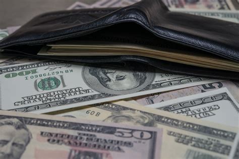 Dólar Hoje Moeda Norte Americana Opera Em Queda Tempo Real Estadão