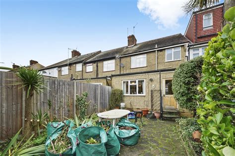 3 Bed Terraced House For Sale In Sudbury Heights Avenue Greenford