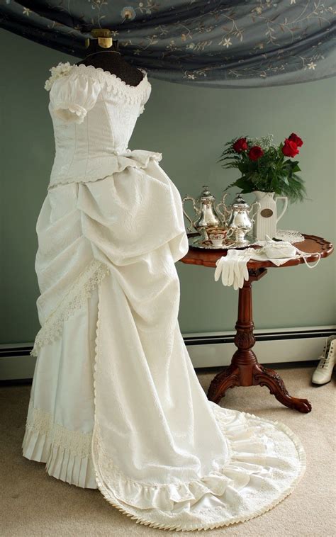Une Robe De Mariée Inspirée De Lépoque Victorienne… Victorian