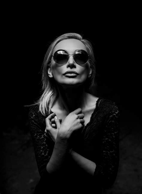 Free Photo Black And White Woman Wearing Sunglasses Portrait