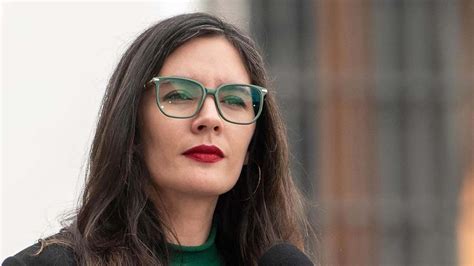 Camila Vallejo Encantó Con Vestido De Económica Marca Atómica La