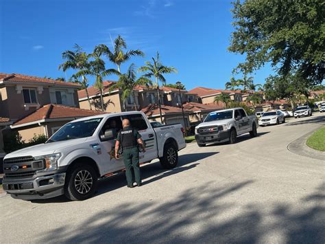 Male Suspect Arrested In Fatal Three Oaks Parkway Shooting Wgcu Pbs