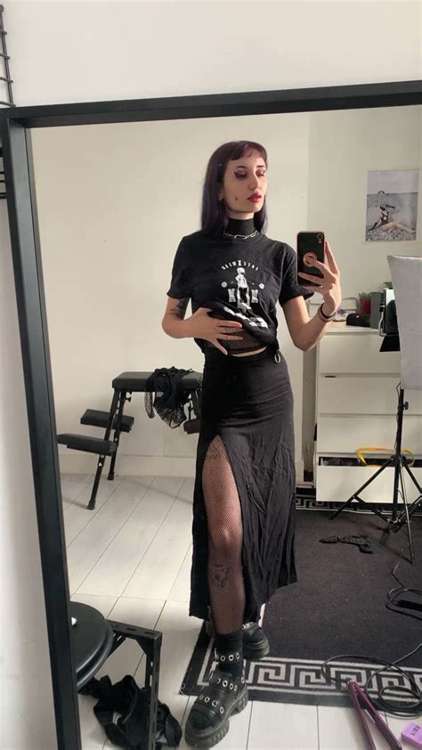 Miss Vera Violette 🇬🇧 🇫🇷 On Twitter Goth Mommy Ft A Very Creased