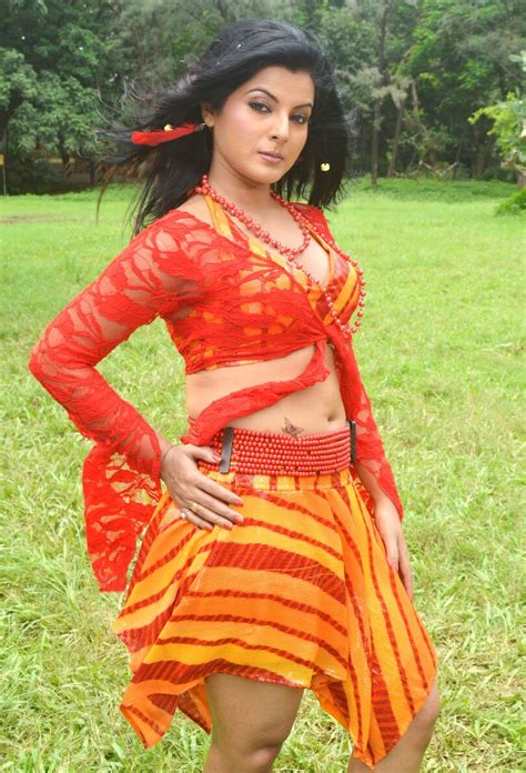 Smriti Sinha Hot Hd Wallpapers Picture Image Gallery Photos Pics