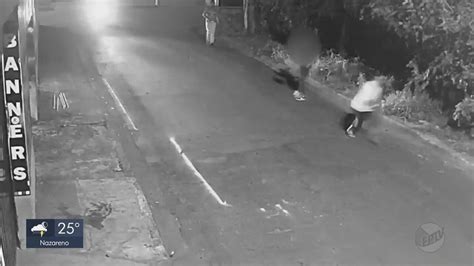VÍdeo Homem Suspeito De Furtar Casas E Assaltar Mulheres é Preso Em