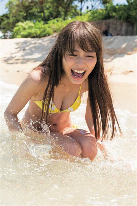 【写真 3 6枚】内田理央：写真集特設サイトにセクシーカット続々 表紙は泡風呂 Mantanweb（まんたんウェブ）