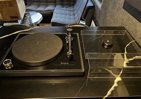 Buy Mcintosh Mt2 Turntable (used) from Djaya Audio, Indonesia ...