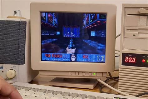 Tiny Intel 486 Computer Runs The Ultimate DOOM Perfectly, Complete with ...