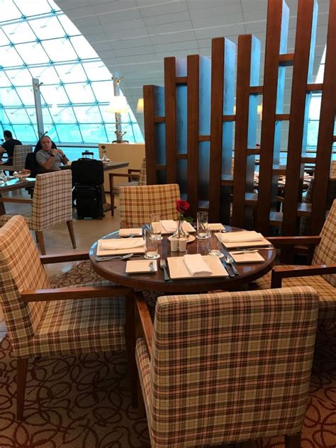 Emirates First Class. - Food Travel Wine