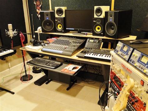 5 Awesome Recording Studio Desk Plans on a Budget