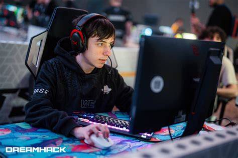 Image result for Peter Bot Mouse Hand