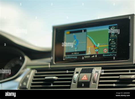 Gps tracker car map hi-res stock photography and images - Alamy