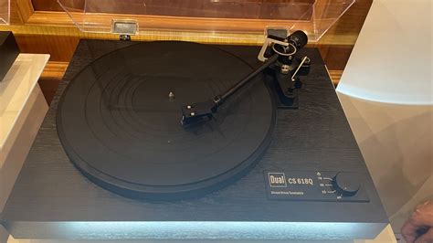 Dual's fully automatic Bluetooth turntable comes with a world-first app ...